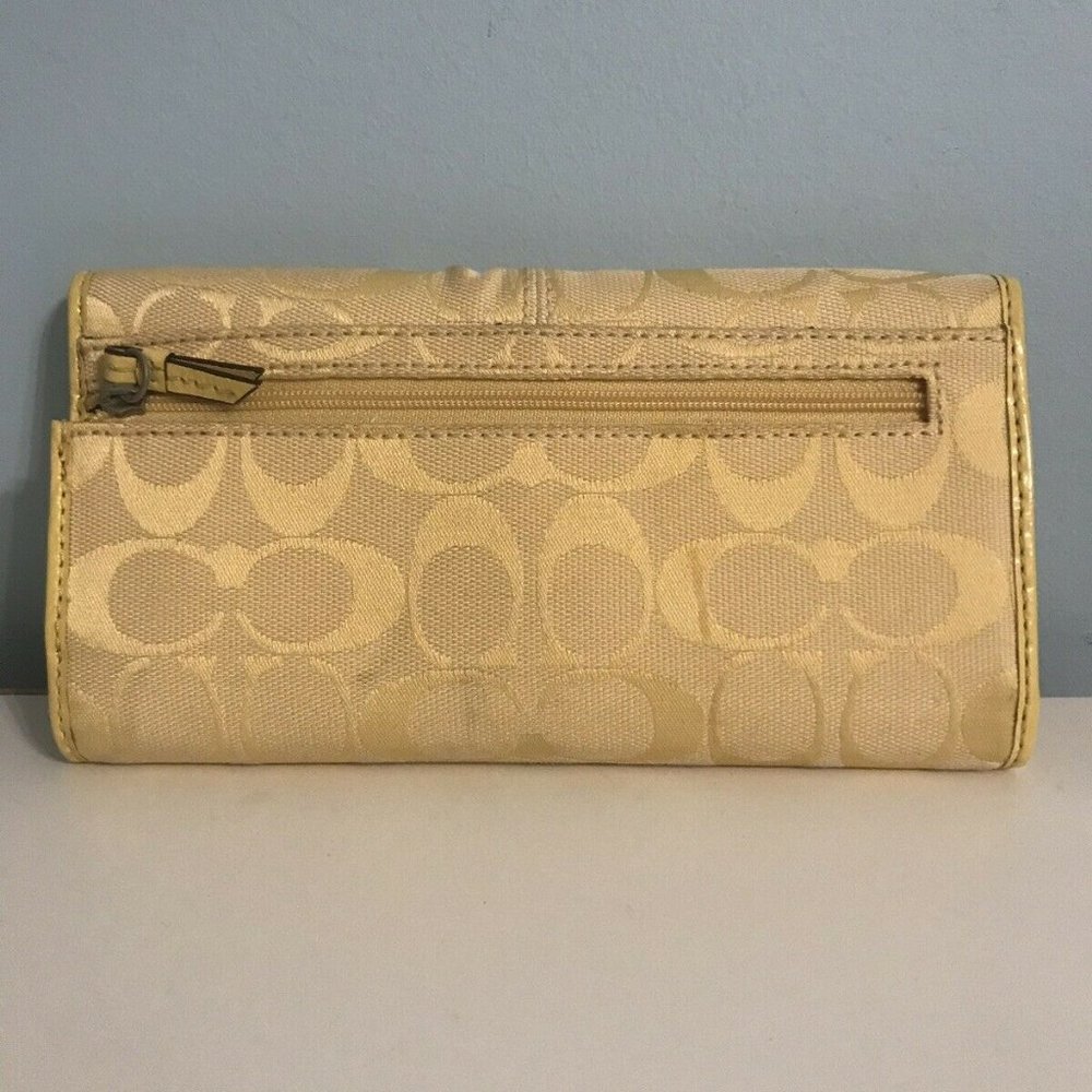 100% Authentic Signature Coach Wallet With Leather Tr… - Gem